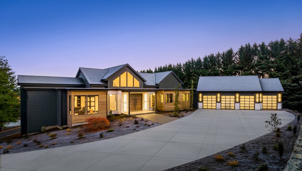 Best Exterior Paint Colors Pacific Northwest: 2025 Trends & Tips